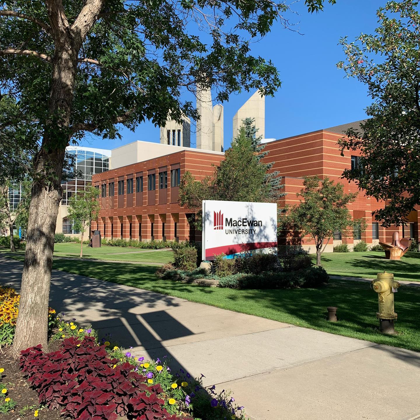 MACEWAN UNIVERSITY BOOKSTORE - Edmonton AB - Hours, Directions, Reviews ...