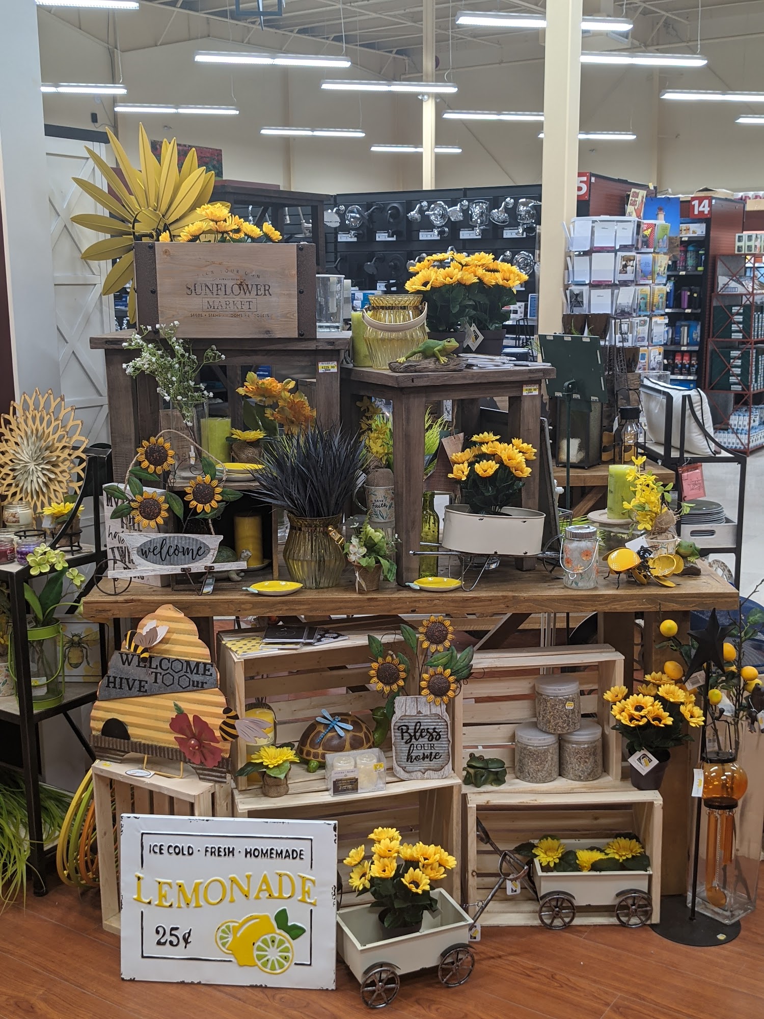 CRESTON HOME HARDWARE BUILDING CENTRE - Creston BC - Hours, Directions ...