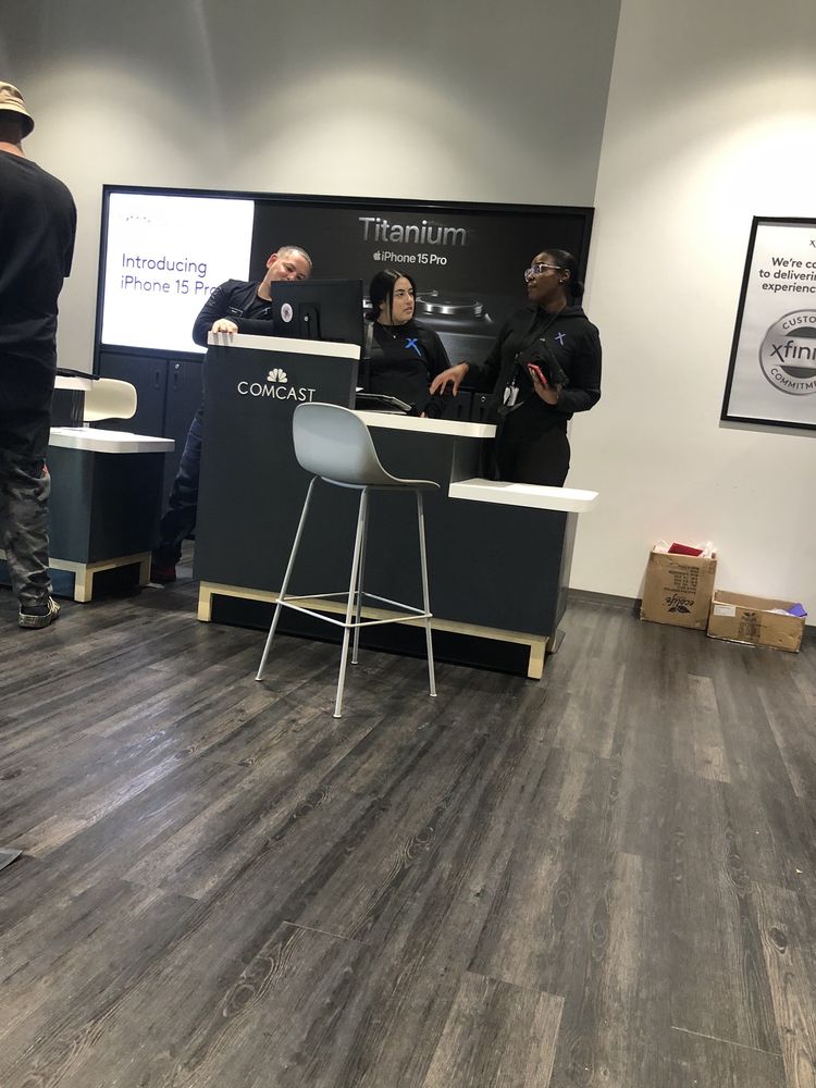 XFINITY STORE BY COMCAST - 2001 Diamond Blvd Suite 150, Concord CA ...