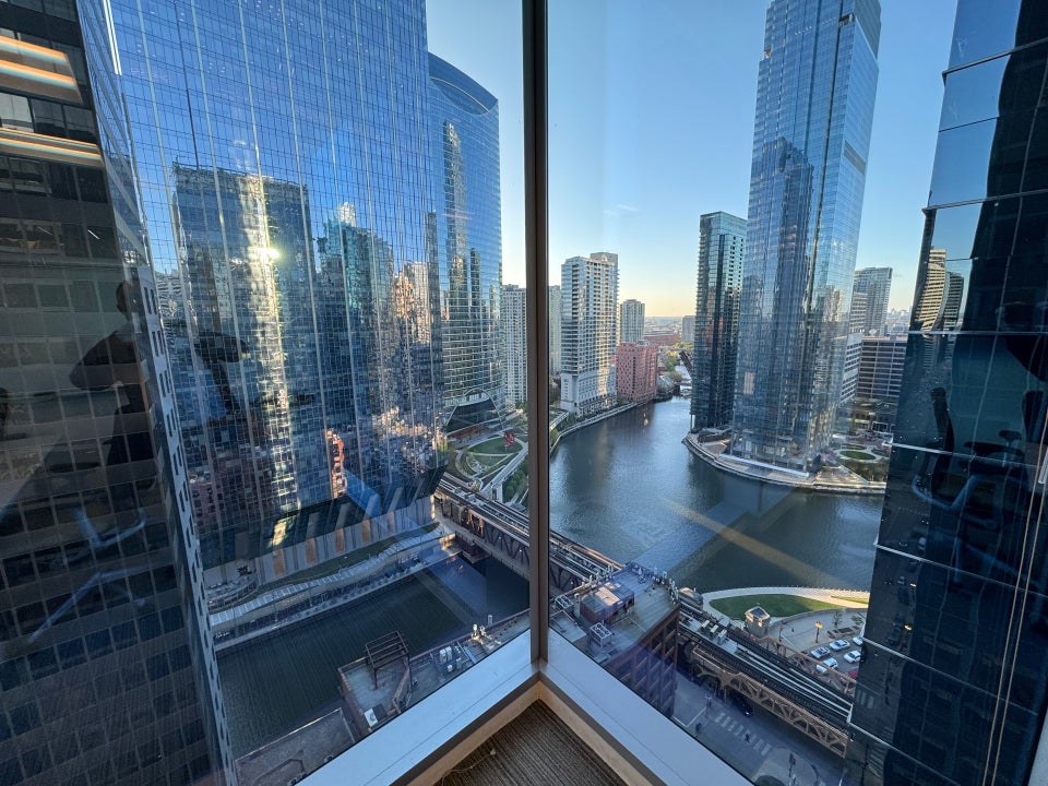 ERNST & YOUNG - 155 N Wacker Dr #2000, Chicago IL - Hours, Directions ...