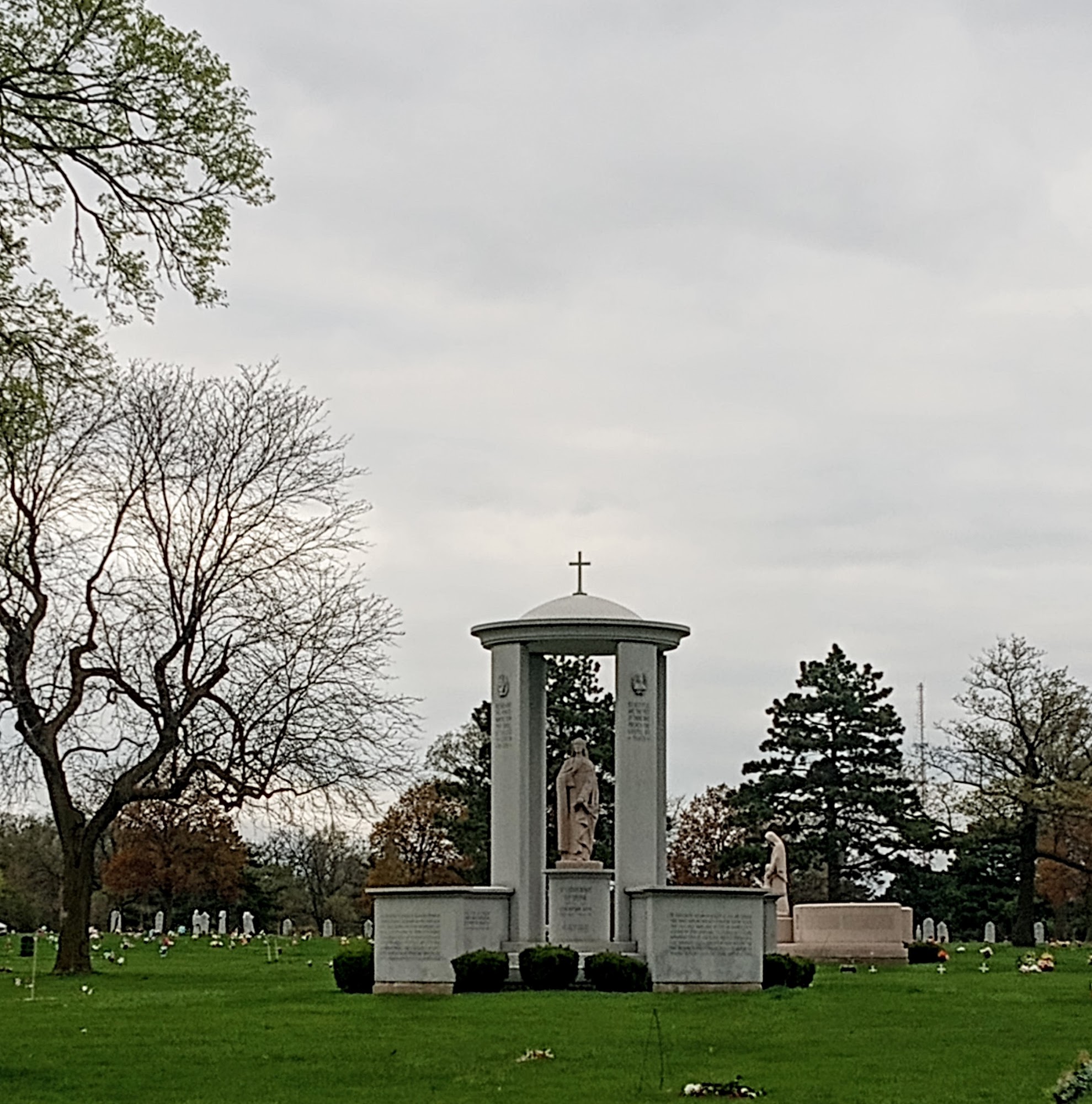 QUEEN OF HEAVEN CATHOLIC CEMETERY & MAUSOLEUMS - Hillside IL - Hours ...