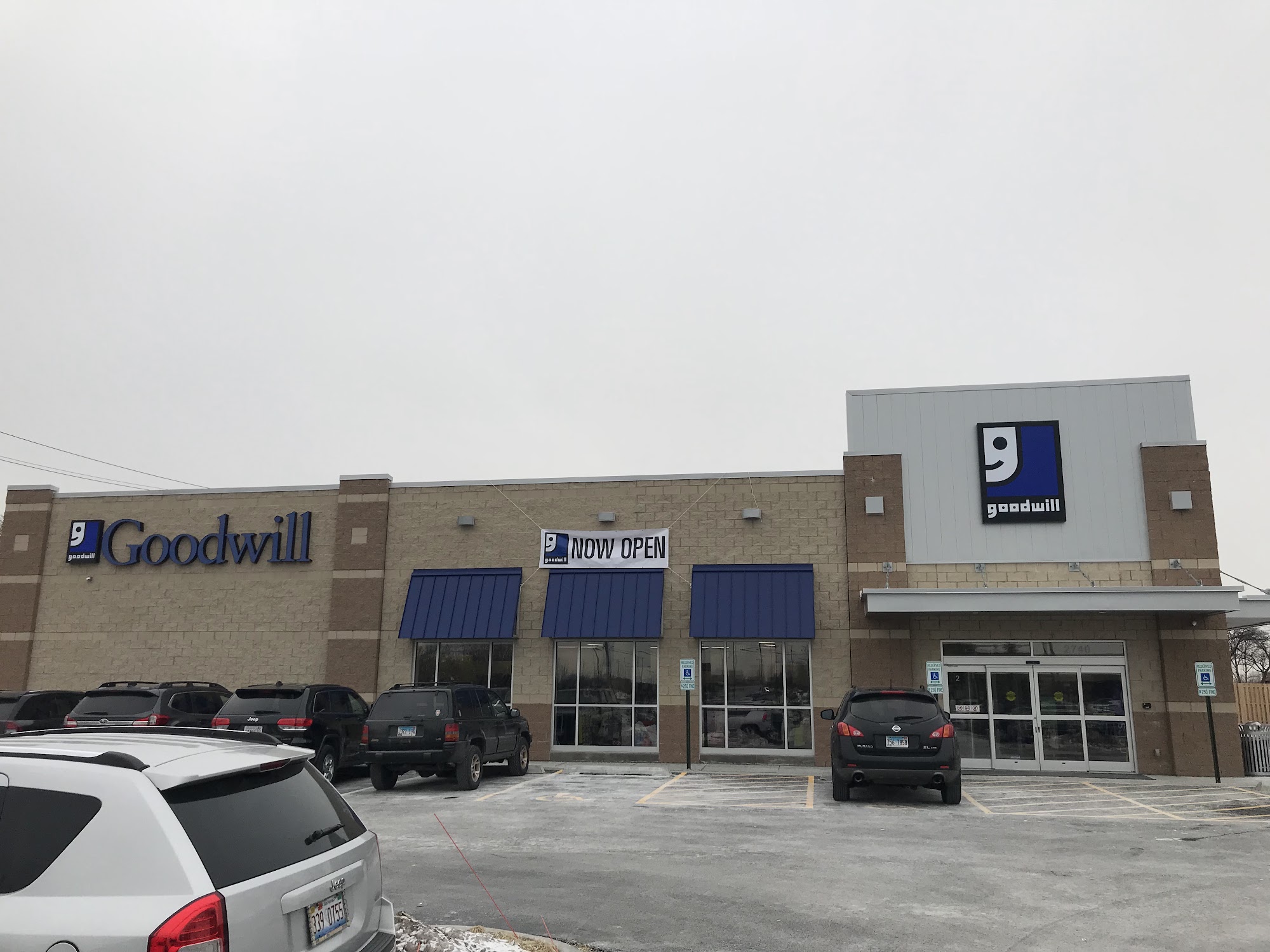 GOODWILL STORE & DONATION CENTER IN GLENVIEW - Northbrook IL - Hours ...