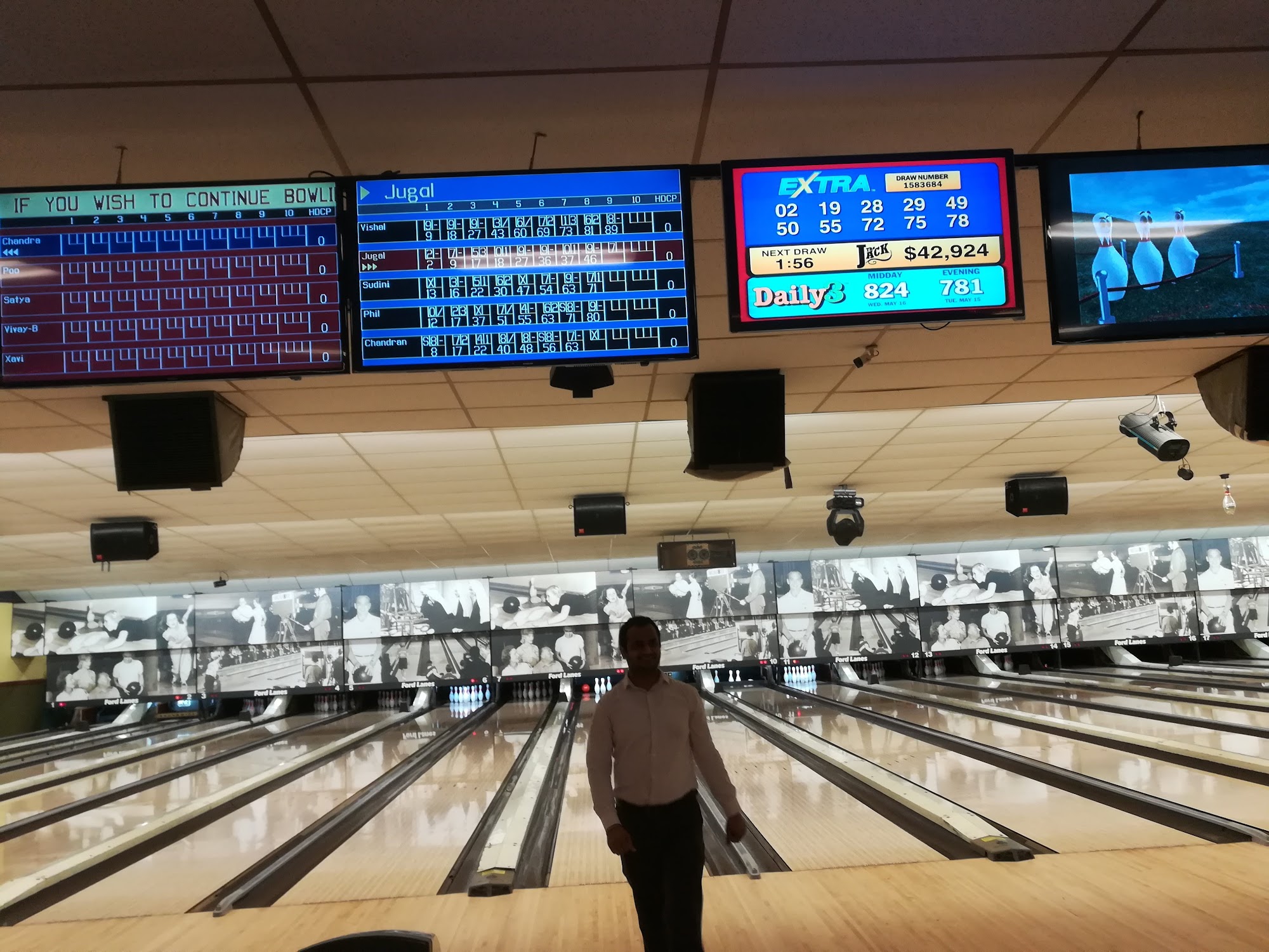FORD LANES BOWLING CENTER - 23100 Van Born Rd, Dearborn Heights MI ...