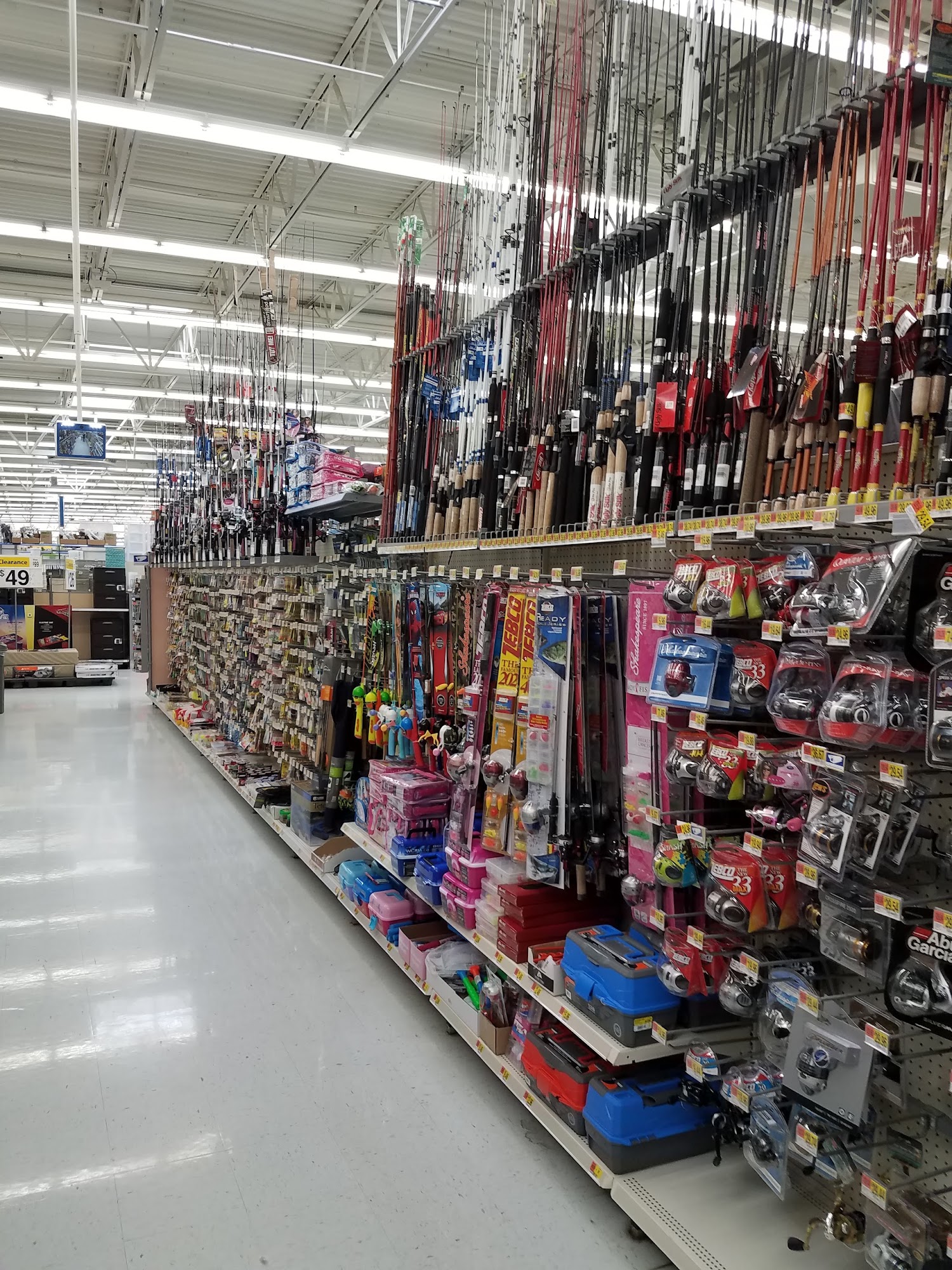 WALMART SUPERCENTER - 7083 W 48th St, Fremont MI - Hours, Directions ...