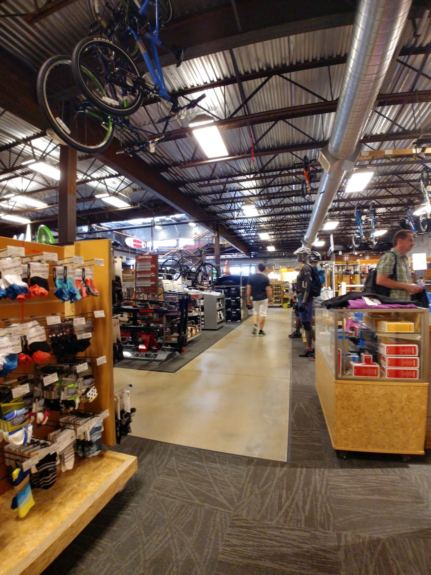 REI - 1703 S Brentwood Blvd, St. Louis MO - Hours, Directions, Reviews ...