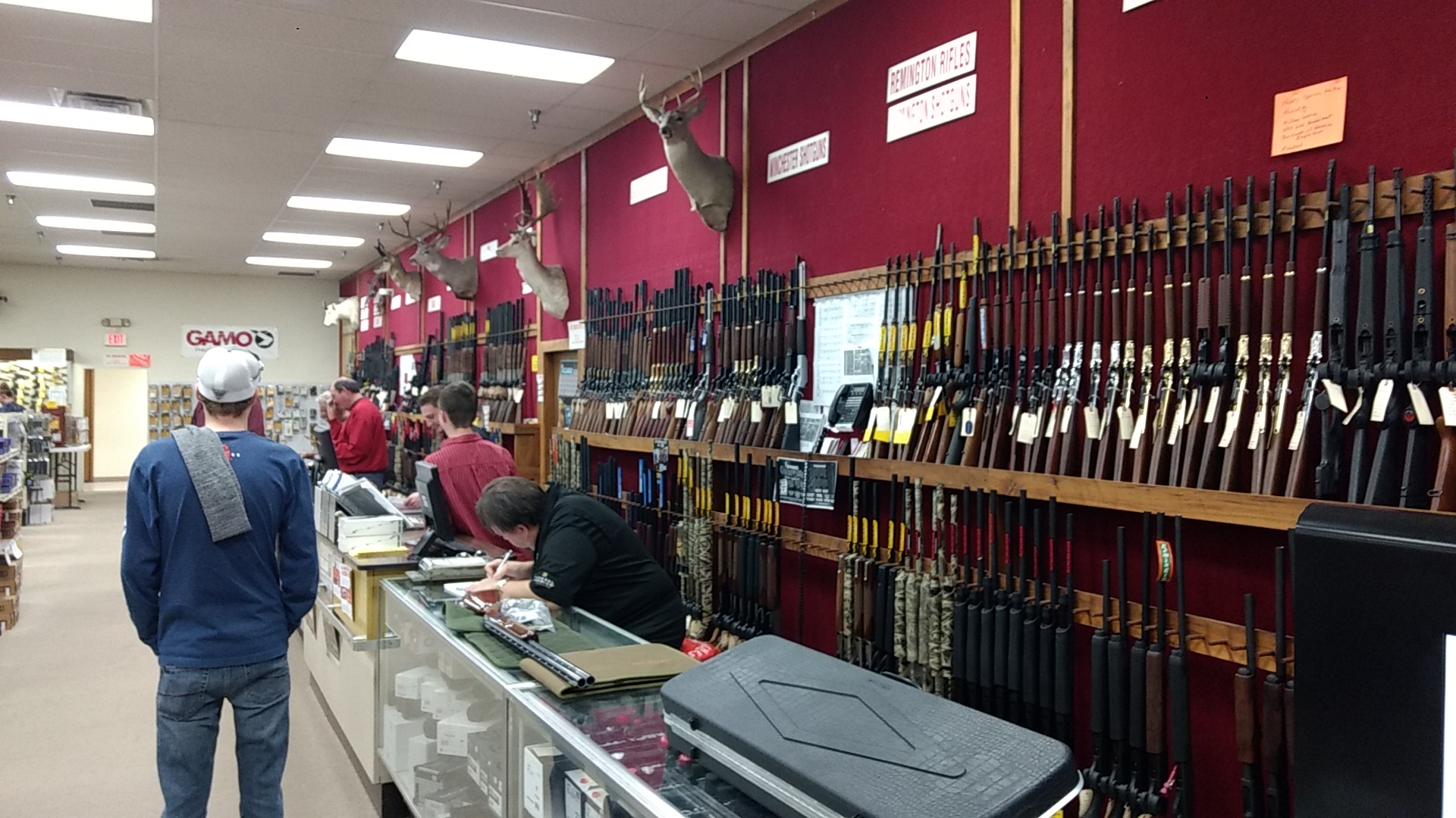 GUNS UNLIMITED - Omaha NE - Hours, Directions, Reviews - Loc8NearMe