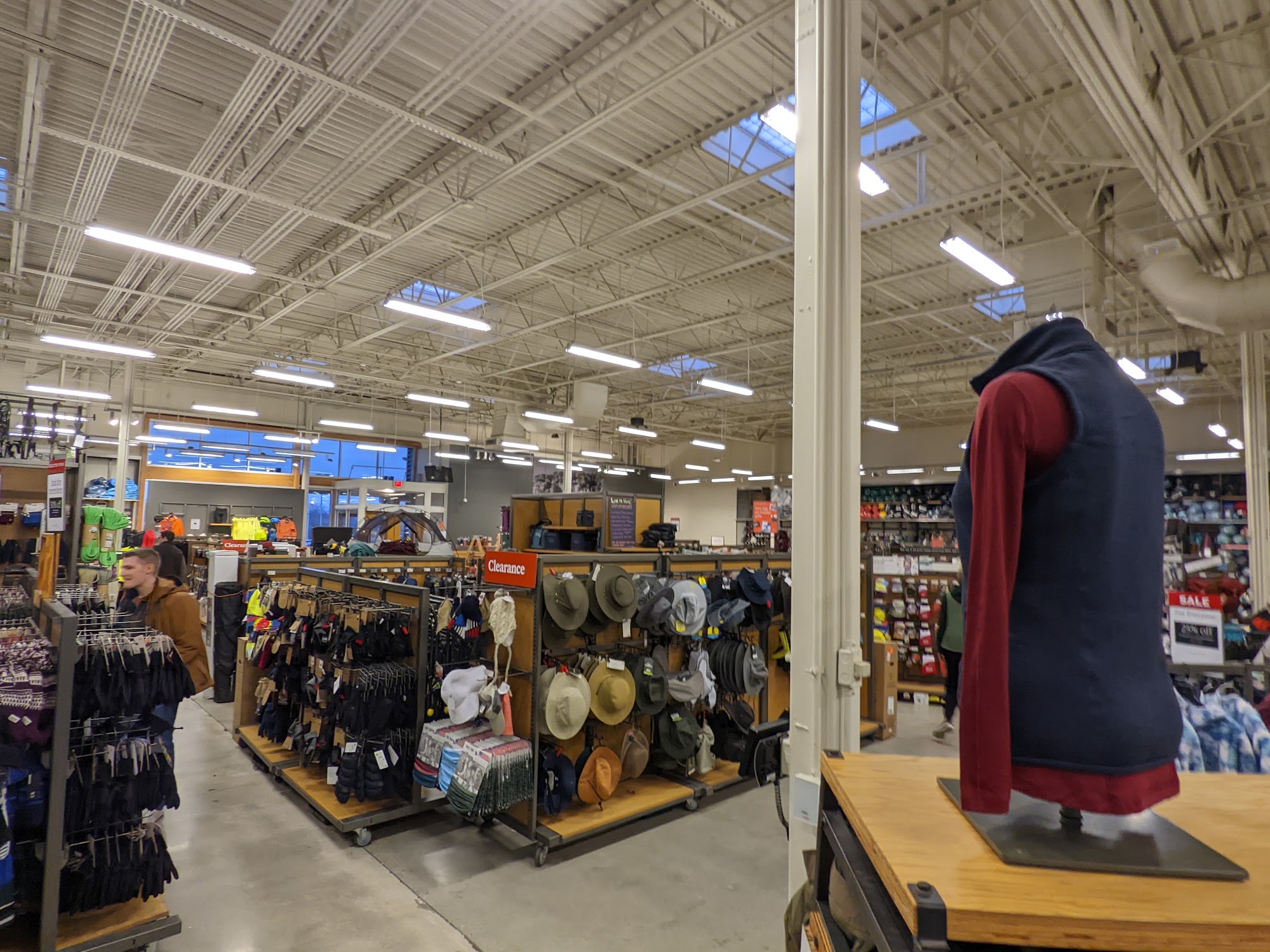 REI - 2643 Edmondson Rd, Cincinnati OH - Hours, Directions, Reviews ...