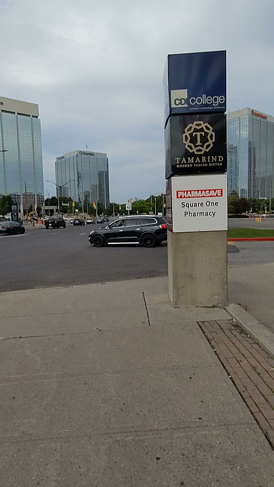 RBC ROYAL BANK - 33 City Centre Dr, Mississauga ON L5B 2N5 - Loc8NearMe