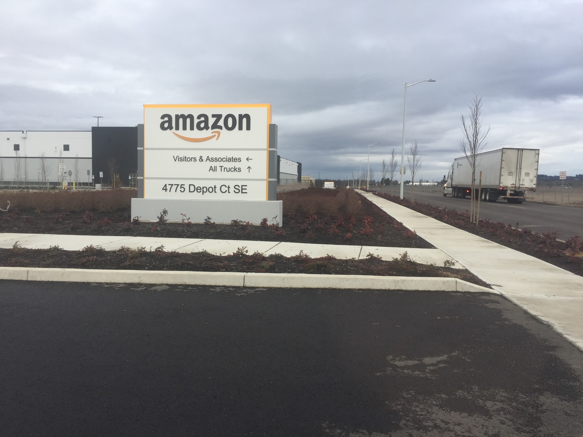 AMAZON FULFILLMENT CENTER - PDX7 - Salem OR - Hours, Directions ...