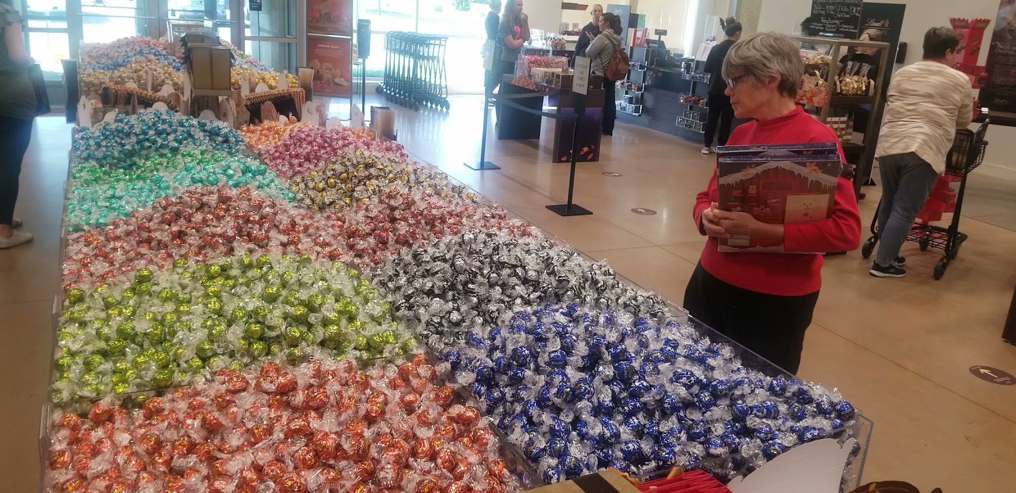 LINDT CHOCOLATE SHOP - Carlisle PA - Hours, Directions, Reviews ...