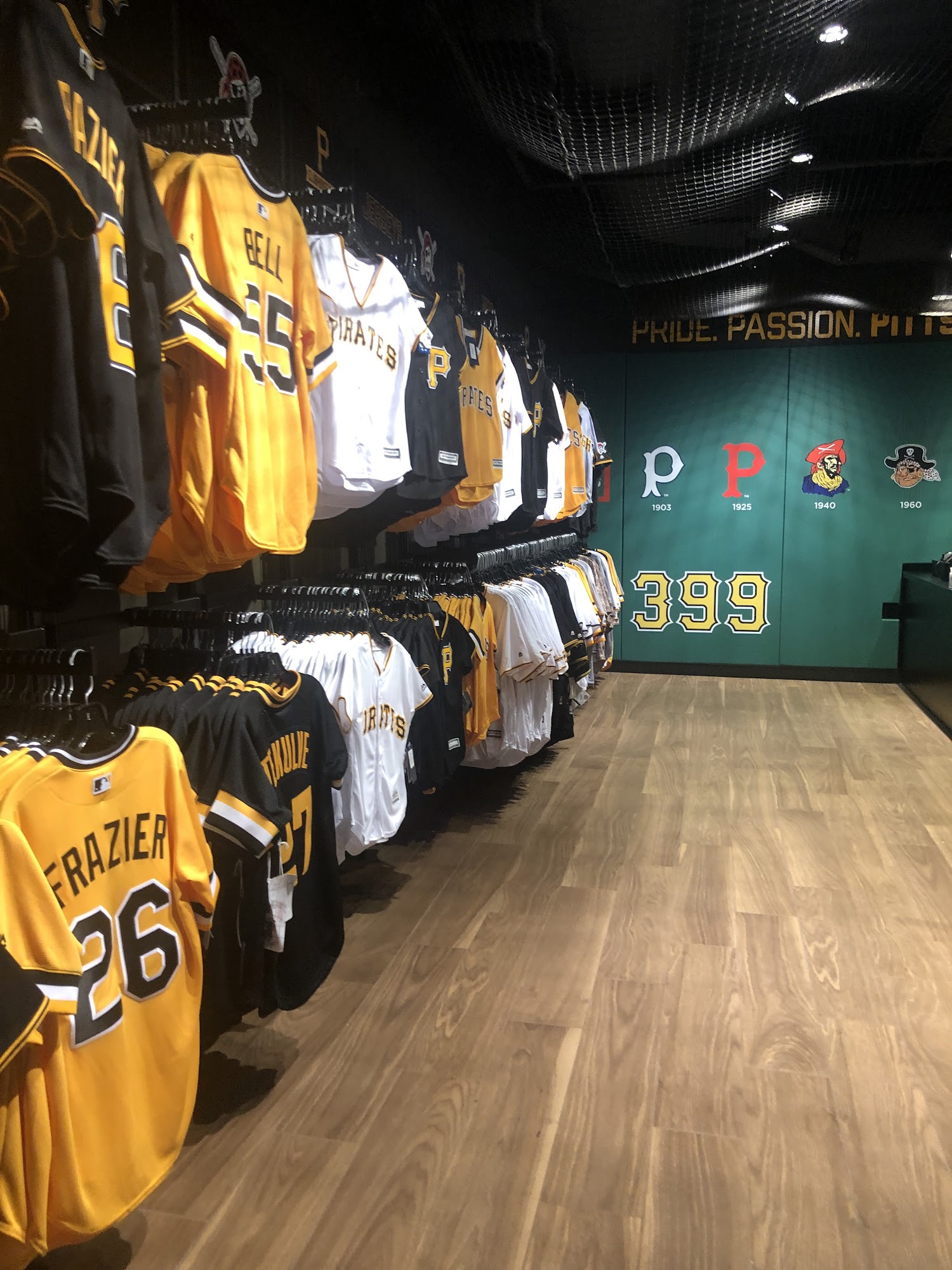 PITTSBURGH PIRATES TEAM STORE - Pittsburgh PA - Hours, Directions ...