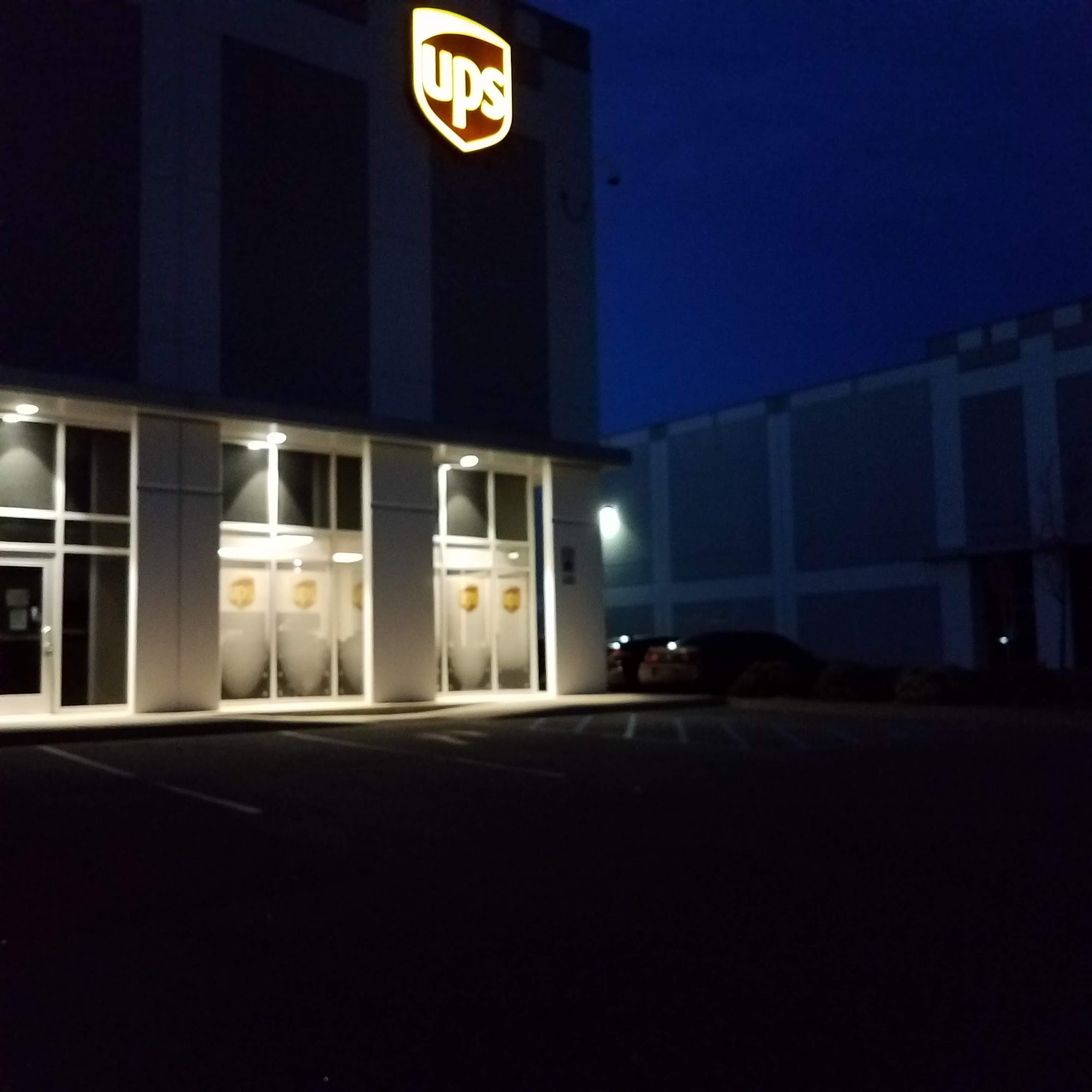 UPS CUSTOMER CENTER - 1701 Charleston Regional Pkwy D, Charleston SC ...