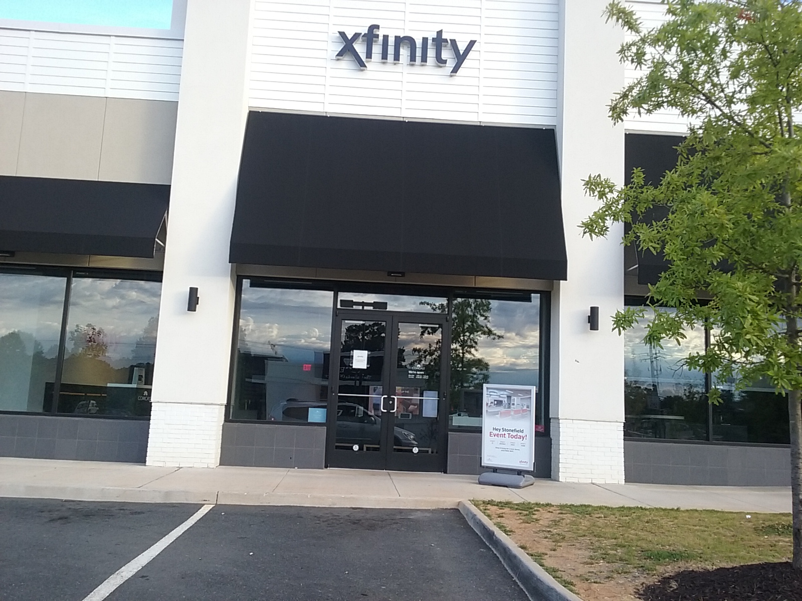 XFINITY STORE BY COMCAST - 3912 Lenox Ave, Charlottesville VA - Hours ...
