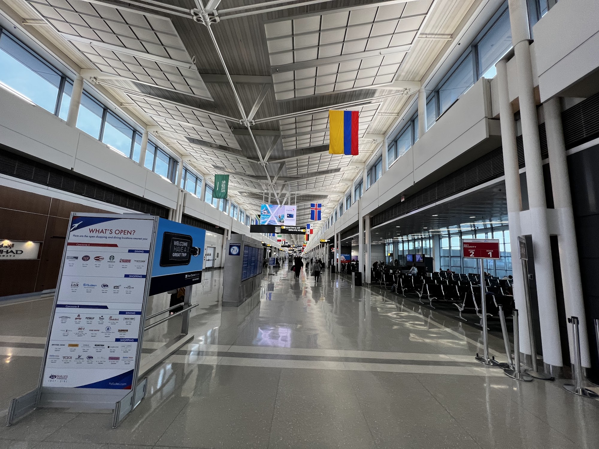 DULLES INTERNATIONAL AIRPORT - Dulles VA - Hours, Directions, Reviews ...