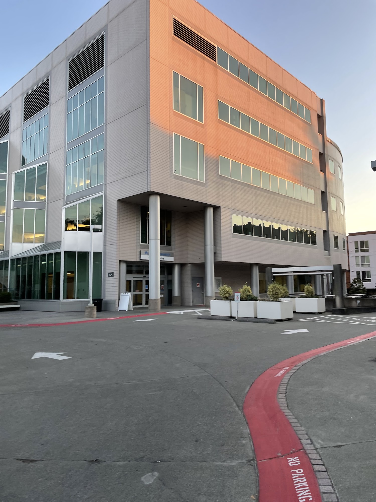 KAISER PERMANENTE CAPITOL HILL CAMPUS - Seattle WA - Hours, Directions ...