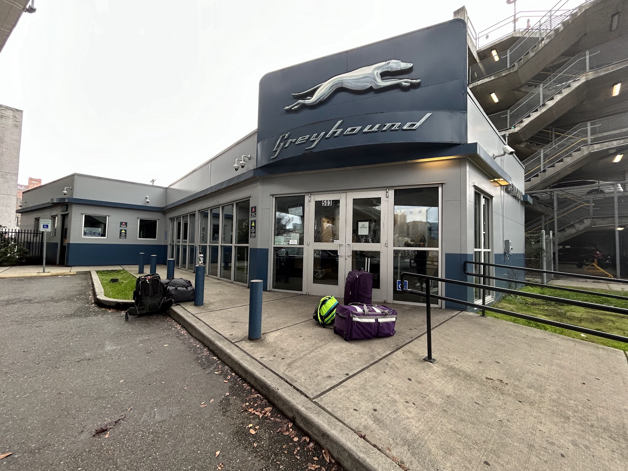 GREYHOUND: BUS STATION - Seattle WA - Hours, Directions, Reviews ...