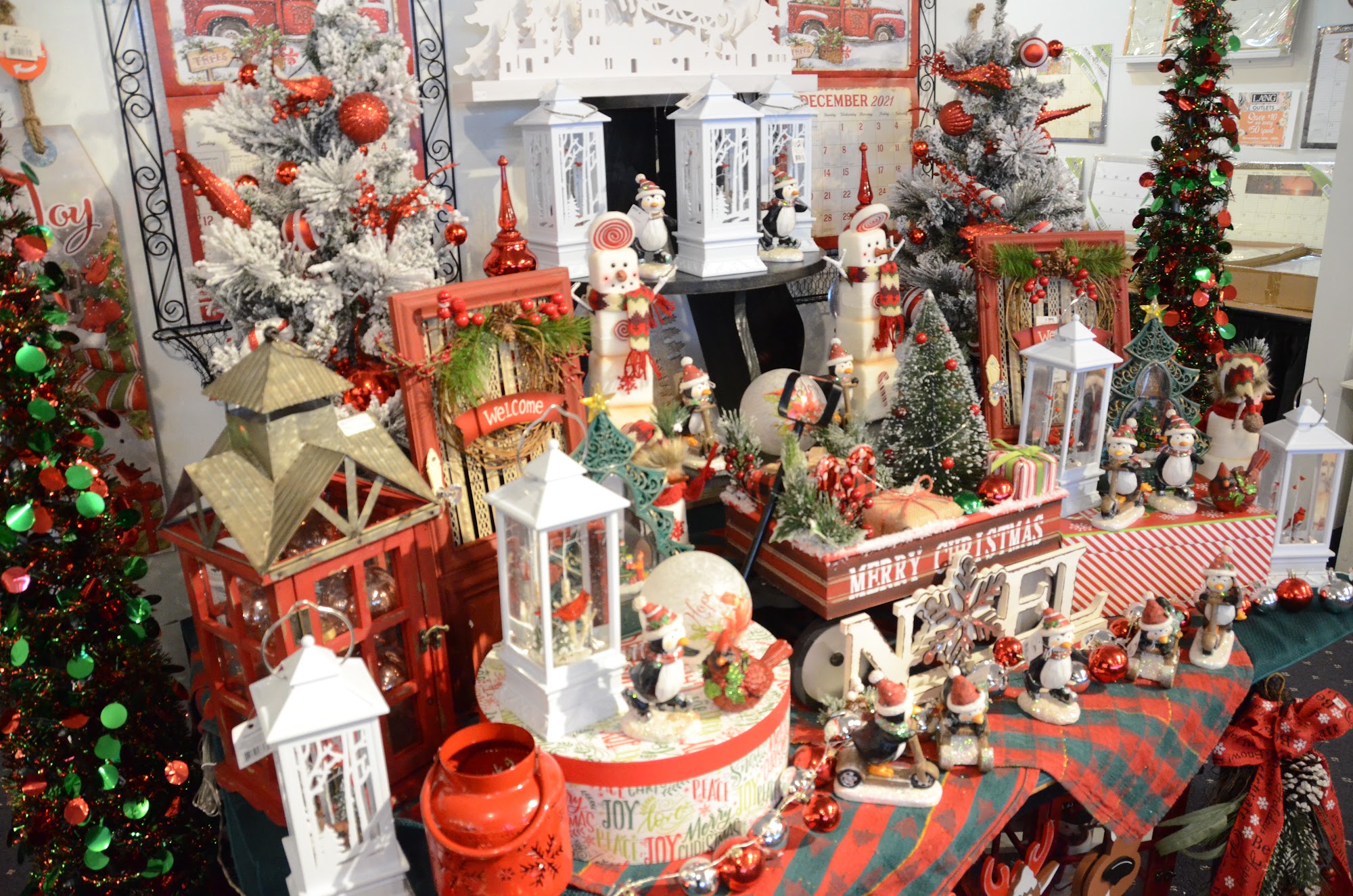 LANG SEASONAL OUTLET - BROOKFIELD - Brookfield WI - Hours, Directions ...