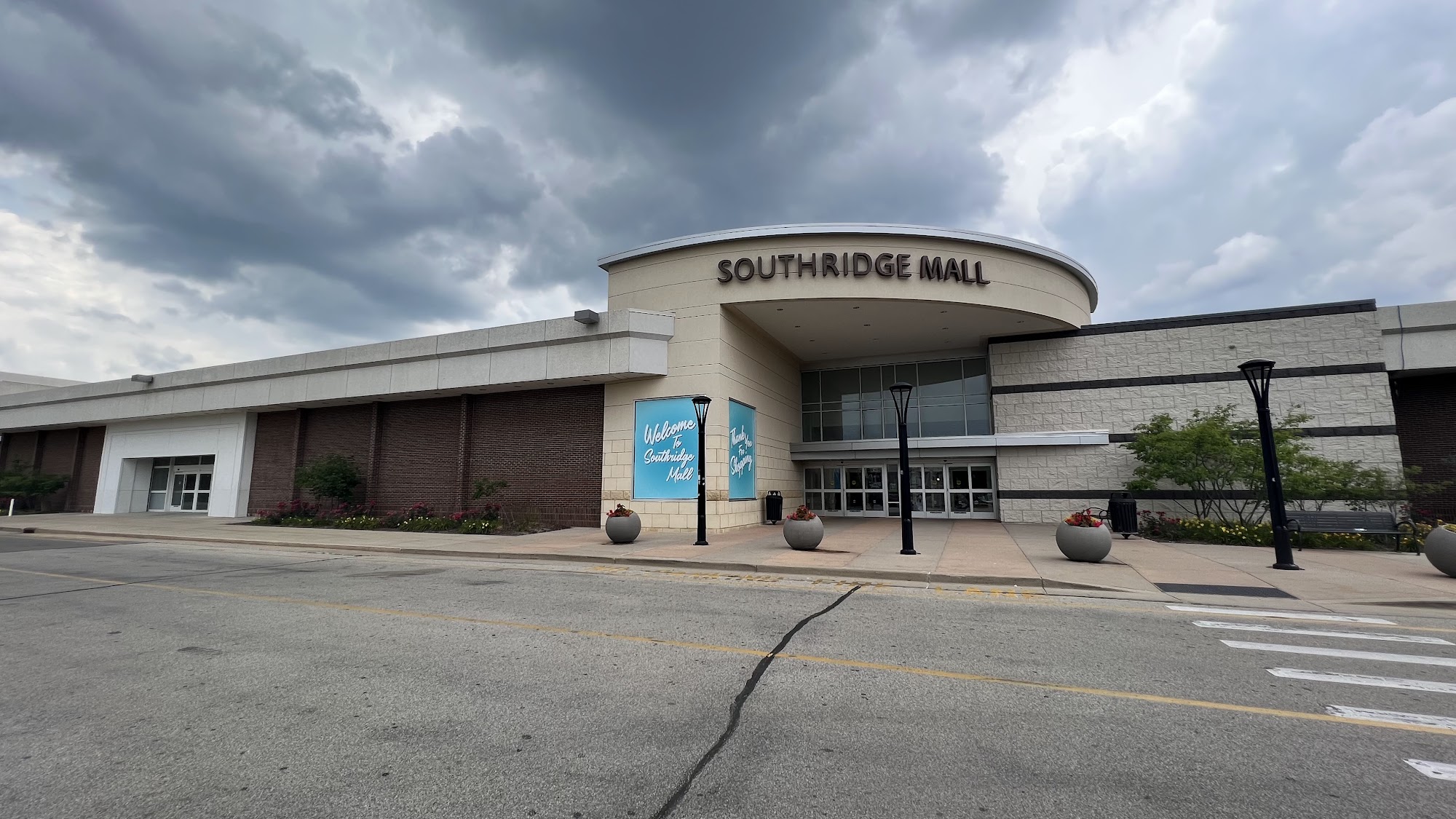 SOUTHRIDGE MALL - Greendale WI - Hours, Directions, Reviews - Loc8NearMe
