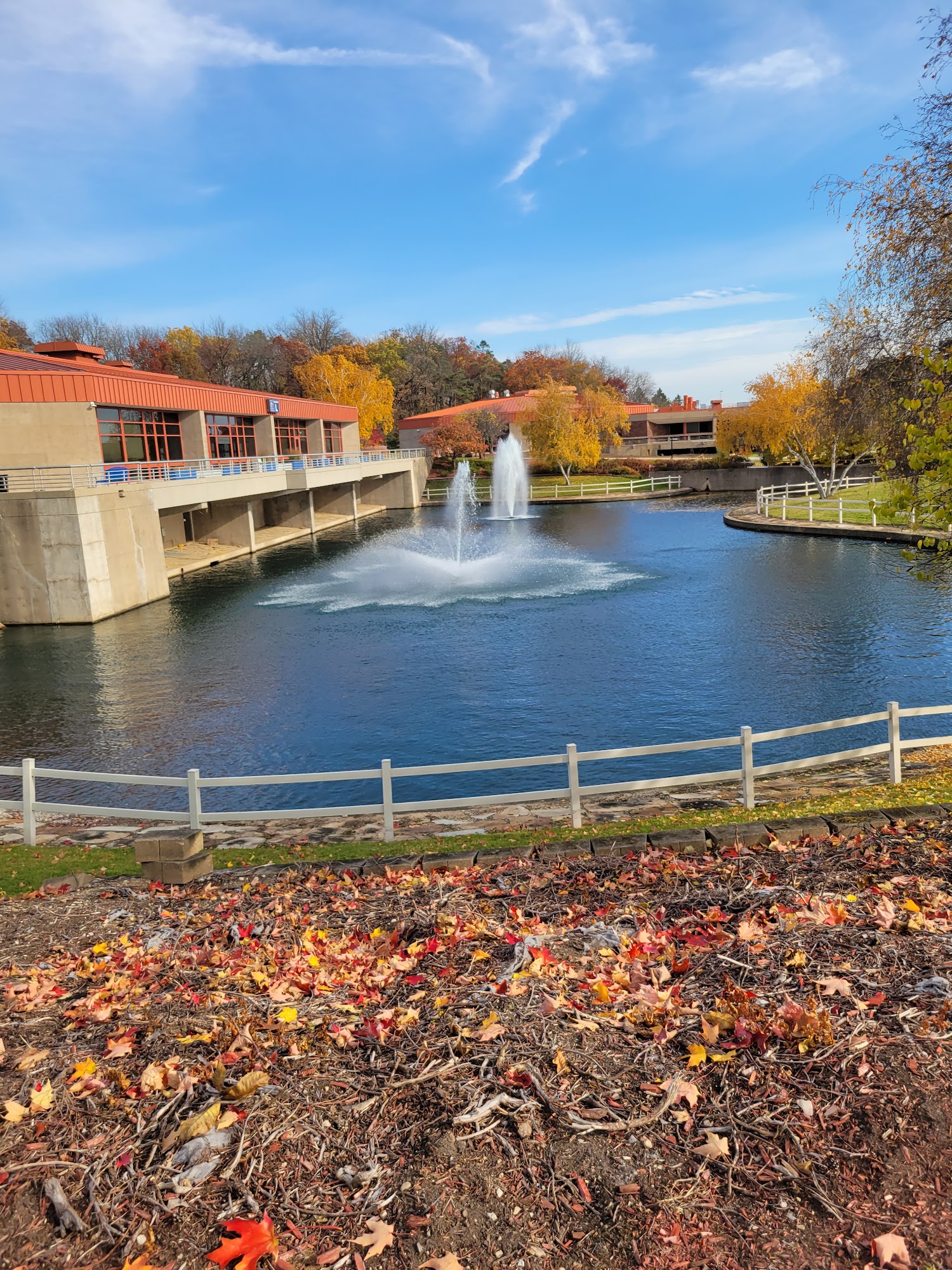 WCTC MAIN CAMPUS (WAUKESHA COUNTY TECHNICAL COLLEGE) - Pewaukee WI ...