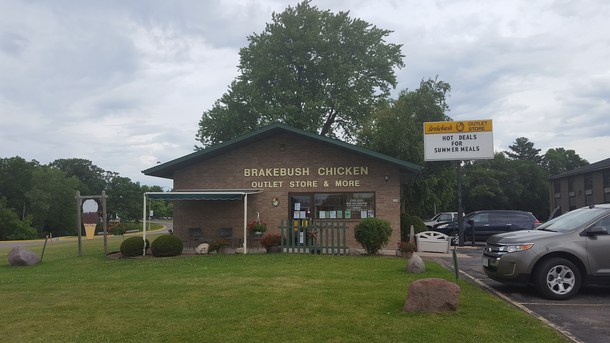 BRAKEBUSH OUTLET STORE - Westfield WI - Hours, Directions, Reviews ...
